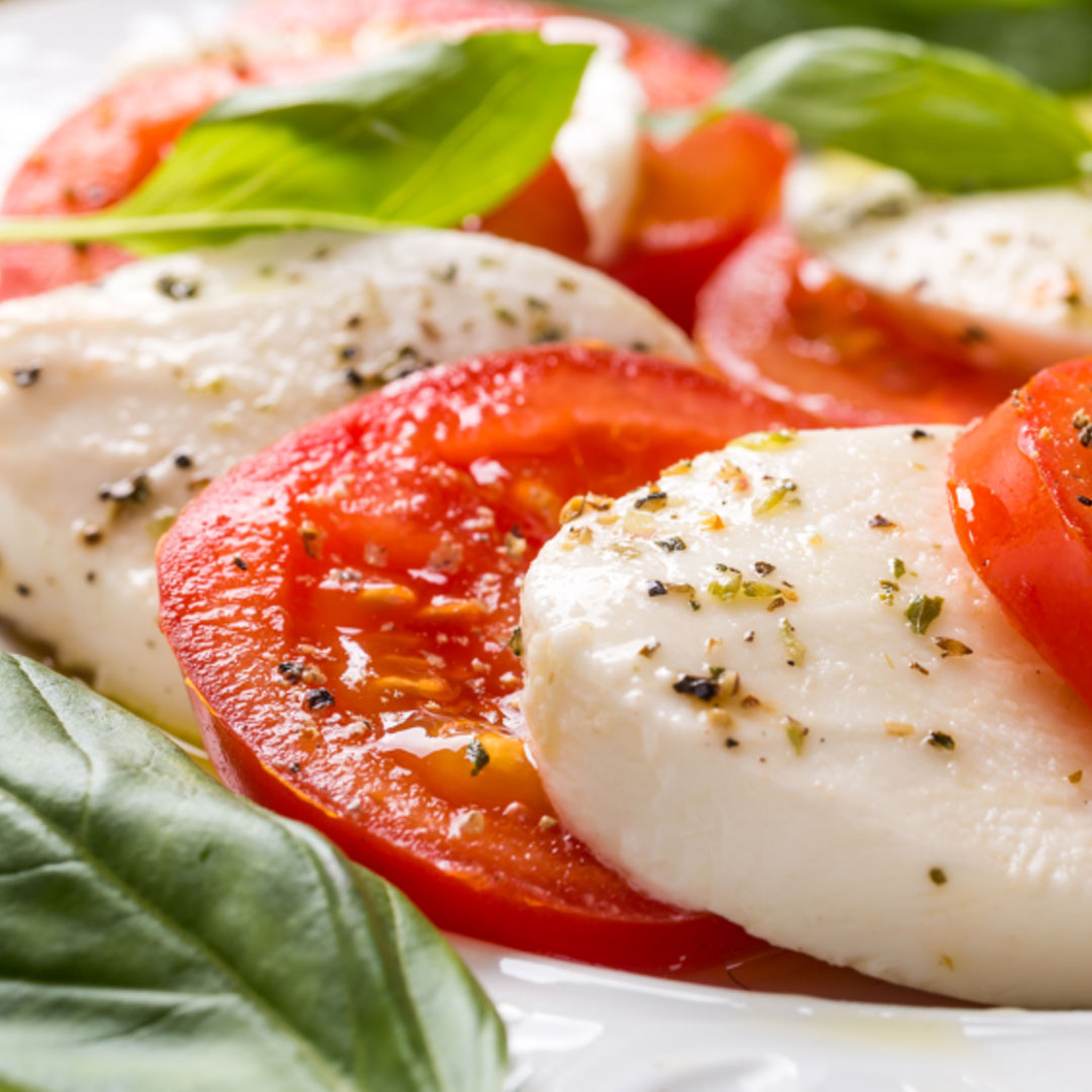 Izrada Caprese salate s mozzarellom – vodič korak po korak